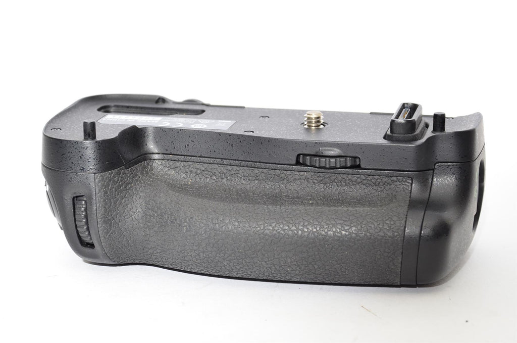 Used Nikon MB-D16 Multi-power Battery Pack – Cambrian Photography